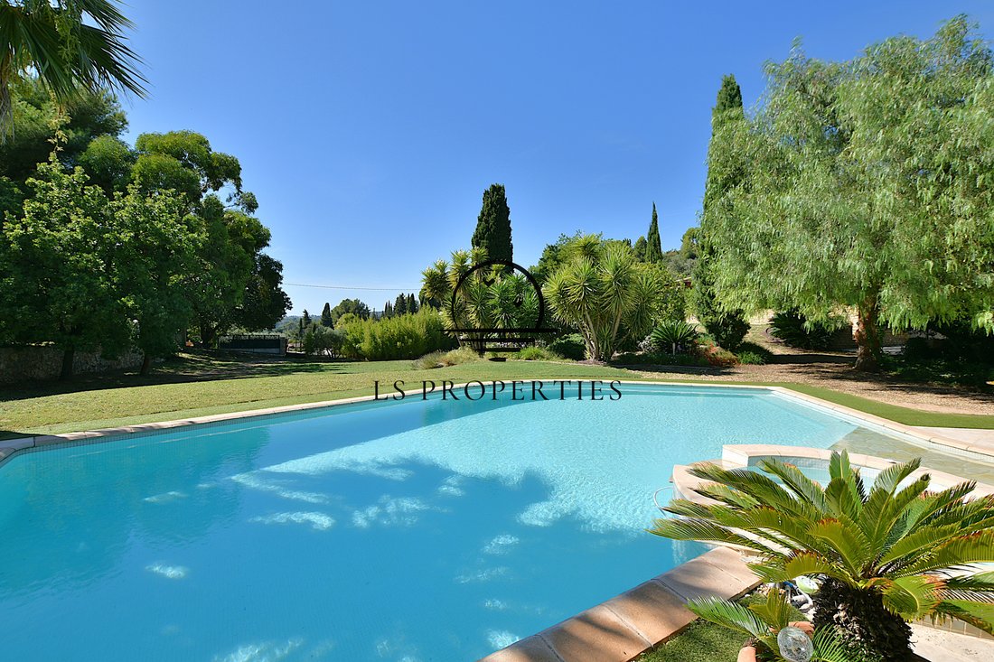 Propriété D'exception Dans Sanary Sur Mer, Provence Alpes Côte D'azur, France à Vendre (16534537)