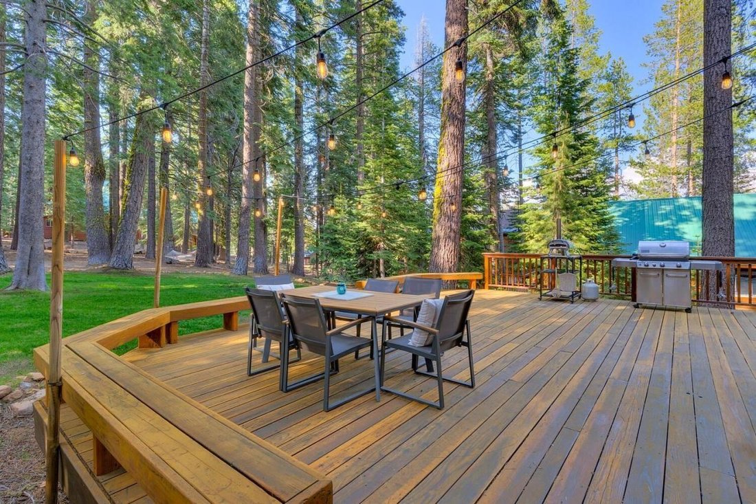 Cozy Tahoe Donner Cabin With Scenic Deck In Truckee, California, United ...