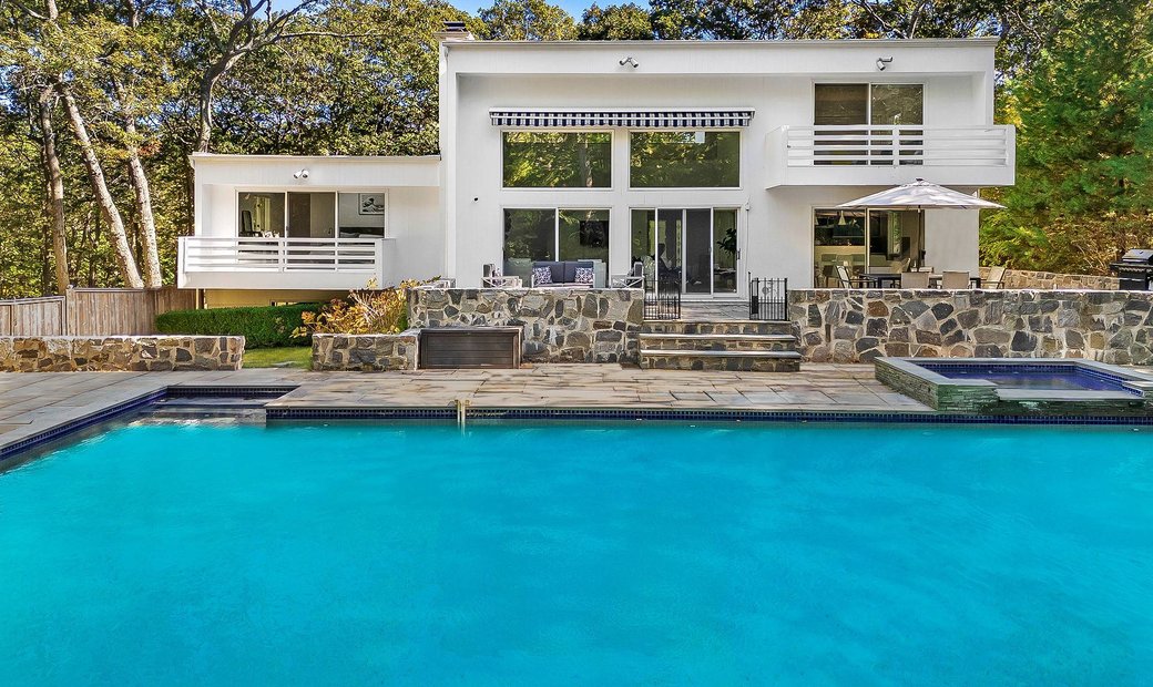 Architect Designed Modern Oasis Near In East Hampton, New York, United ...