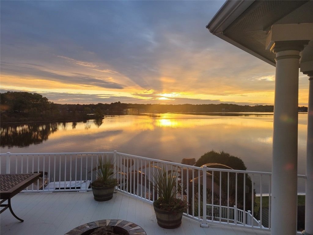 Fabulous Lakefront Home On In Conneaut Lakeshore, Pennsylvania, United ...