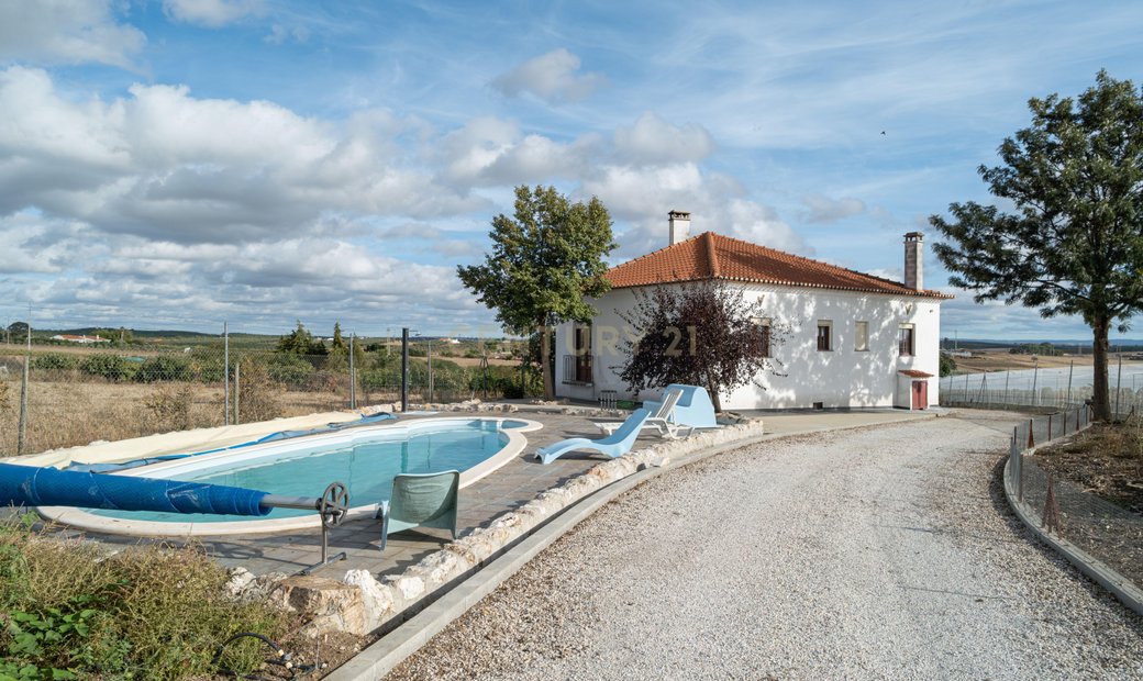 Farmhouse With 4 Bedroom House, Swimming In Amareleja, Beja District ...