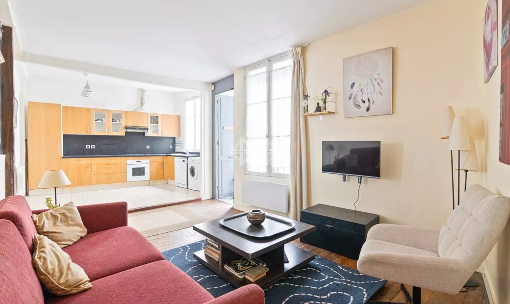 Charming, Comfortable Apartment In Paris, île De France, France For ...