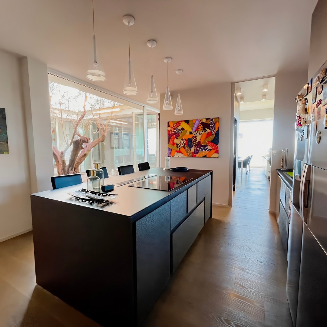 Moderne Villa Mit Panoramablick Auf In Massino Visconti, Piemont ...