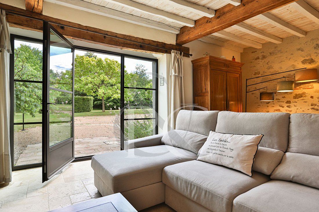 Farmhouse In La Roche Sur Yon, Pays De La Loire, France For Sale (16398523)