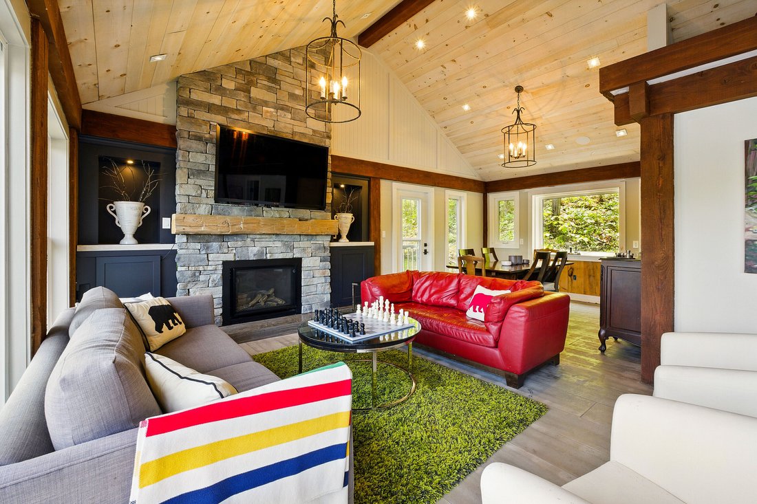 Stunning Go Home Lake Cottage In Georgian Bay, Canada For Sale (16546260)