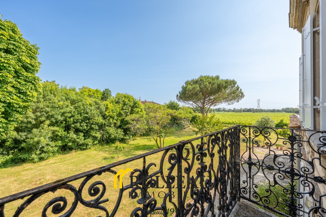 Ambes Master House Charm And Modernity In Ambès, Nouvelle Aquitaine ...
