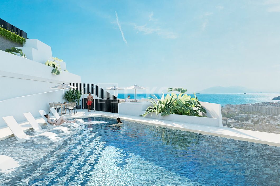 Homes Within Walking Distance To The In Rincon De La Victoria ...