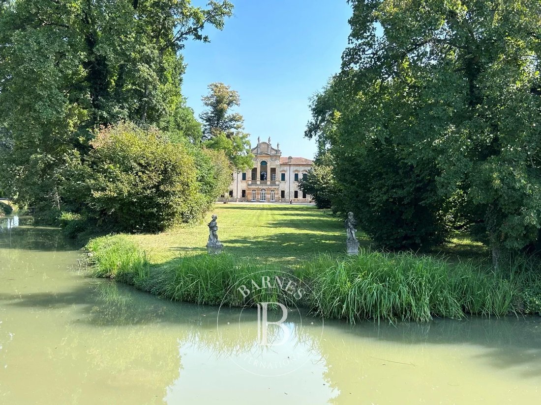Verona: Eighteenth Century Elegance In The Heart Of In Verona, Veneto ...