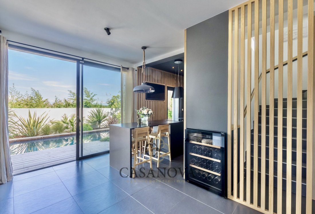 House For Sale In Montpellier, 200m² 6 Rooms In Montpellier, Occitanie ...