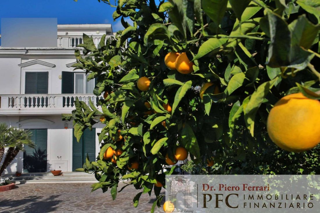 A Splendid Villa In Marechiaro In Naples, Campania, Italy For Sale ...