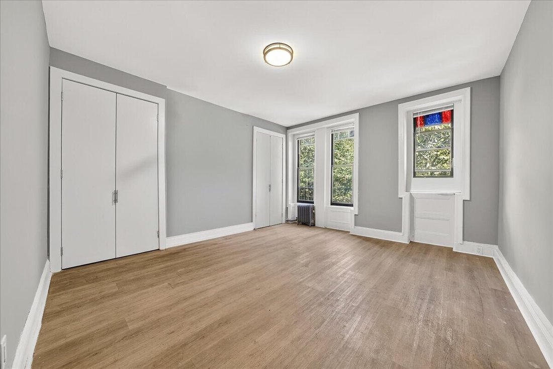 342 E 141 St St, Townhouse Mott Dans New York, état De New York, états ...