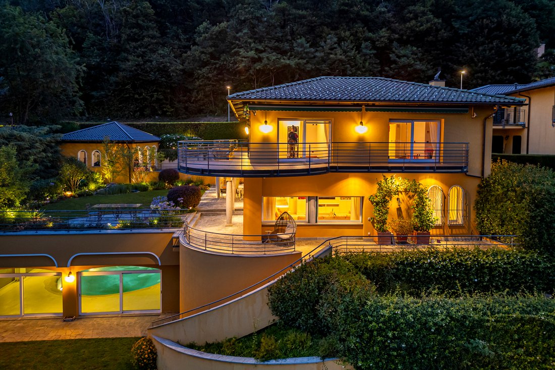 Villa Sissi Ein Bezaubernder Rückzugsort Am In Porza, Tessin, Schweiz ...