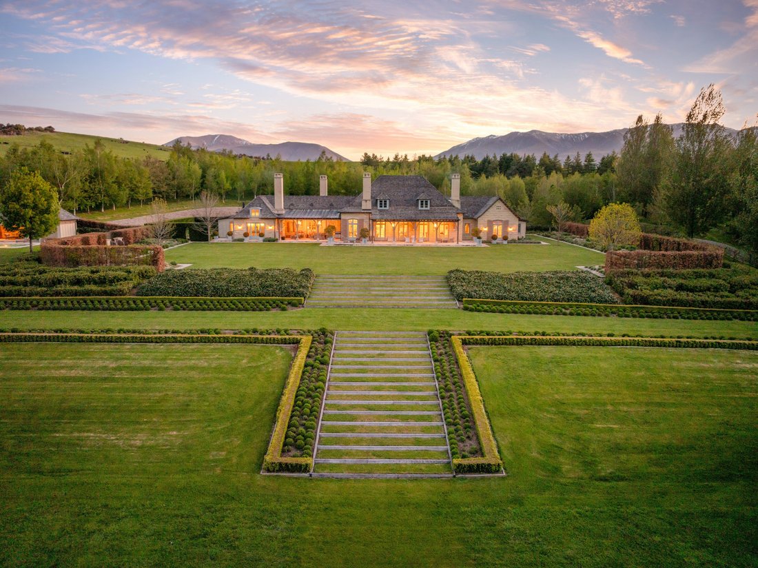 Mount Algidus Station In Lake Coleridge, Canterbury, New Zealand For ...