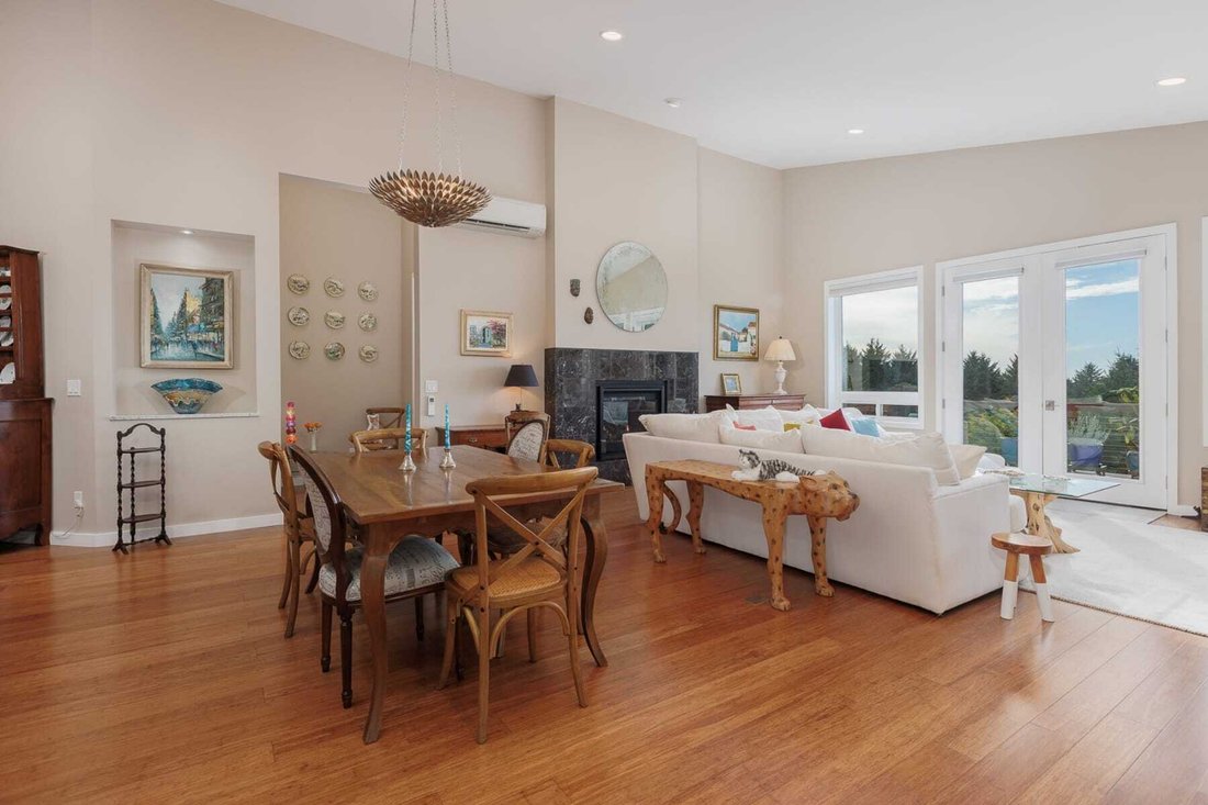 108 Sea Crest Court Otter Rock, Or 97369 En Otter Rock, Oregón, Estados ...