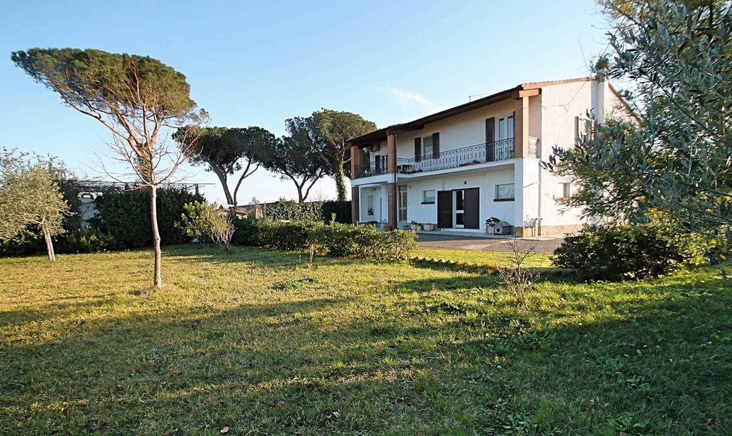 Capalbio Spacious Rural Farmhouse With Private Courtyard In Capalbio ...