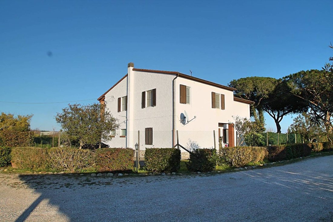 Capalbio Spacious Rural Farmhouse With Private Courtyard In Capalbio ...