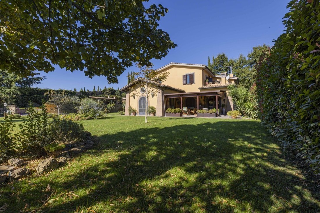 Panoramic Luxury Villa In Exclusive Sacrofano Context In Sacrofano ...