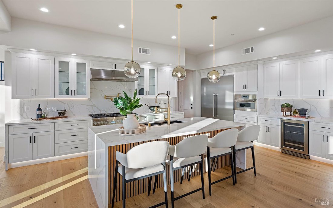 4 Bedrooms Single Family Detached In Santa Rosa, California, United ...