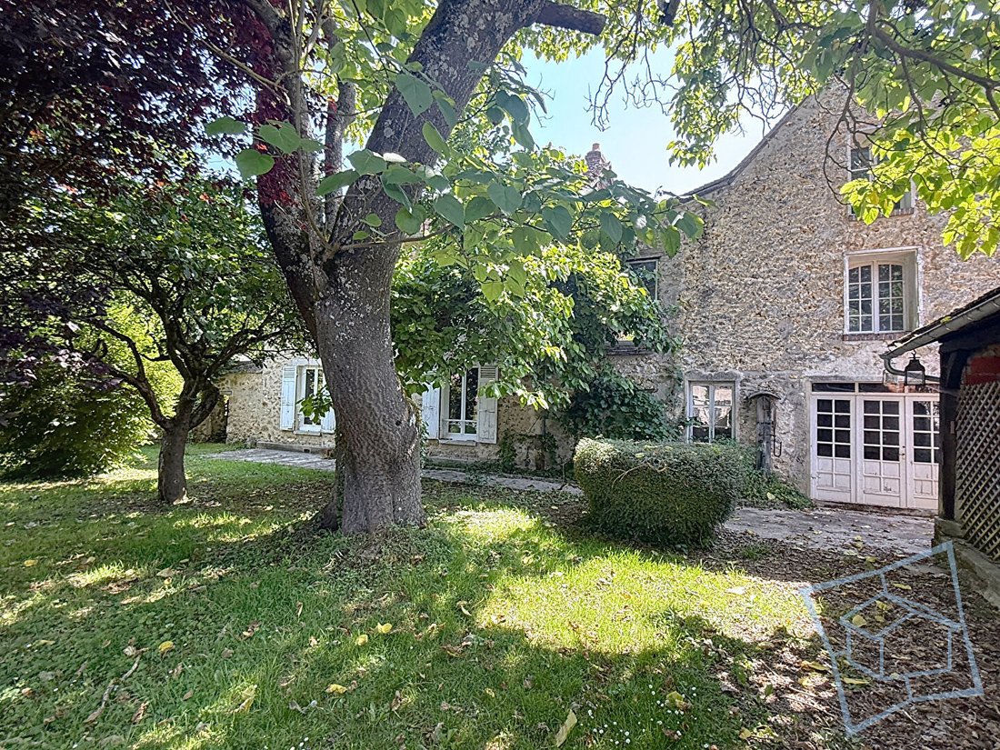 Charming Early En Saint Rémy Lès Chevreuse, Isla De Francia, Francia En ...