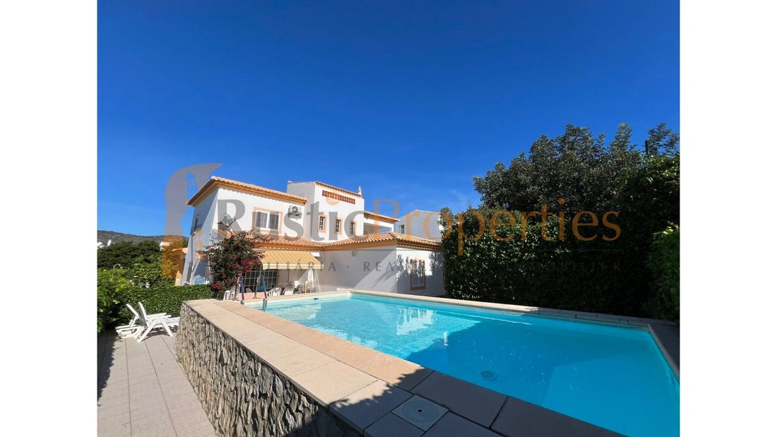 Magnífica Villa De 4 Dormitorios Cerca De En Moncarapacho, Algarve ...