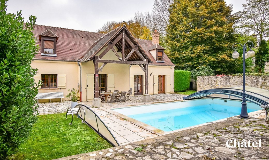 Charming Village Senlis Chantilly Family Home With Pool In Senlis ...