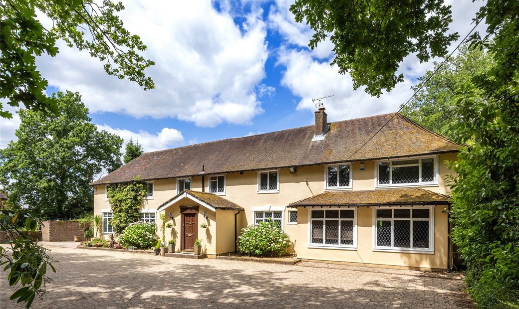 Grouse Road, Colgate, Horsham, West Sussex In Colgate, England, United ...