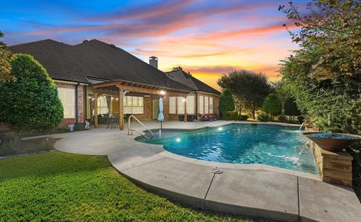 Real Estate Listings by AMX Realty - Plano - United States | JamesEdition