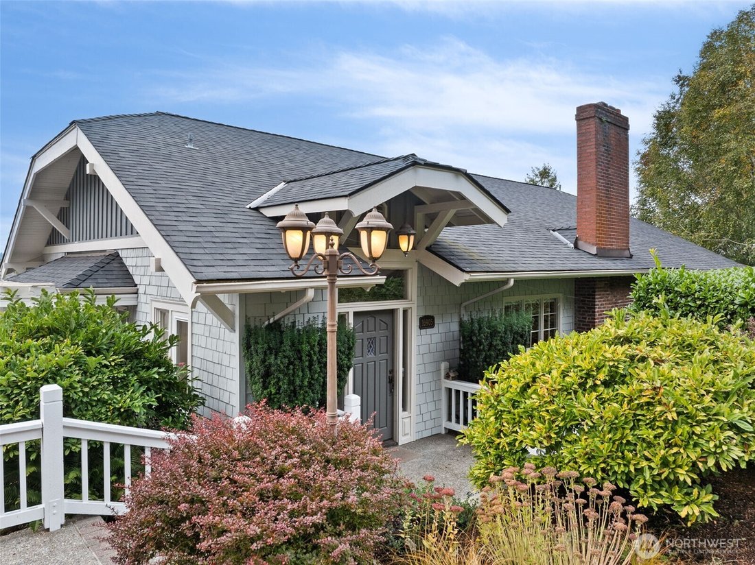 Stunning Three Tree Point Home With Puget En Burien, Washington ...