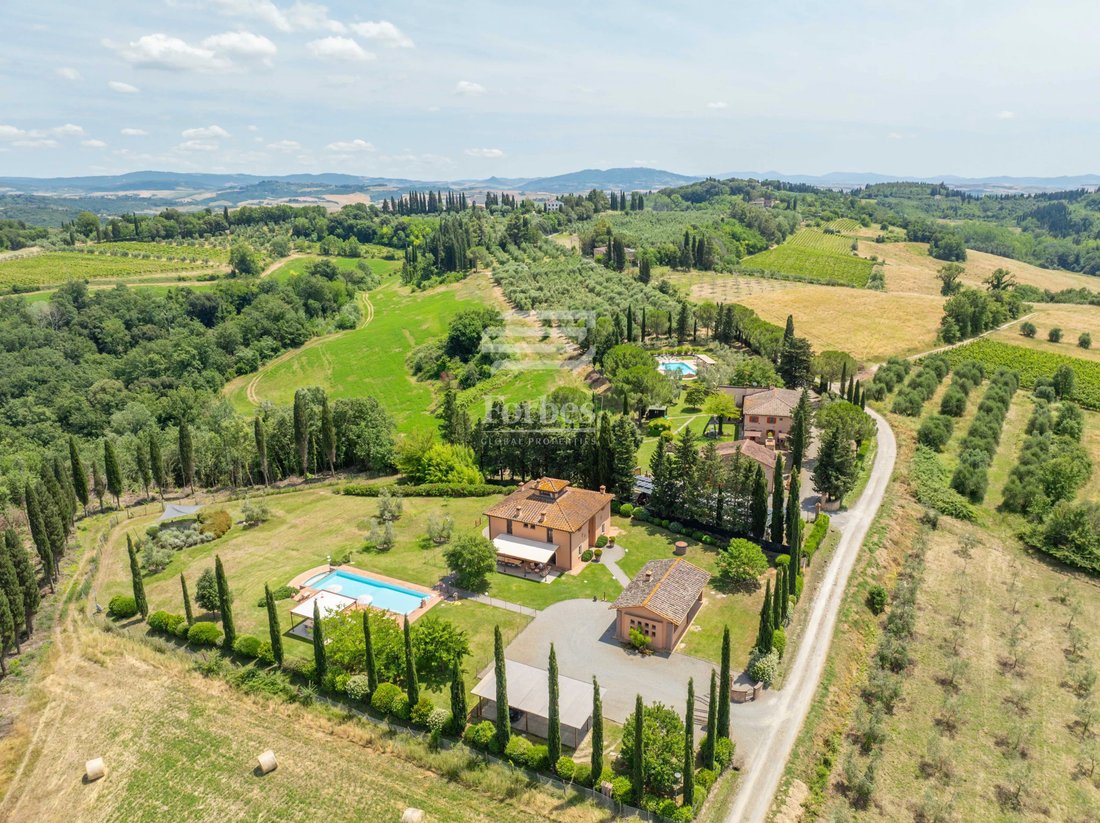 Traditional Country Villa For Sale In The Hills Of In Florence, Tuscany ...