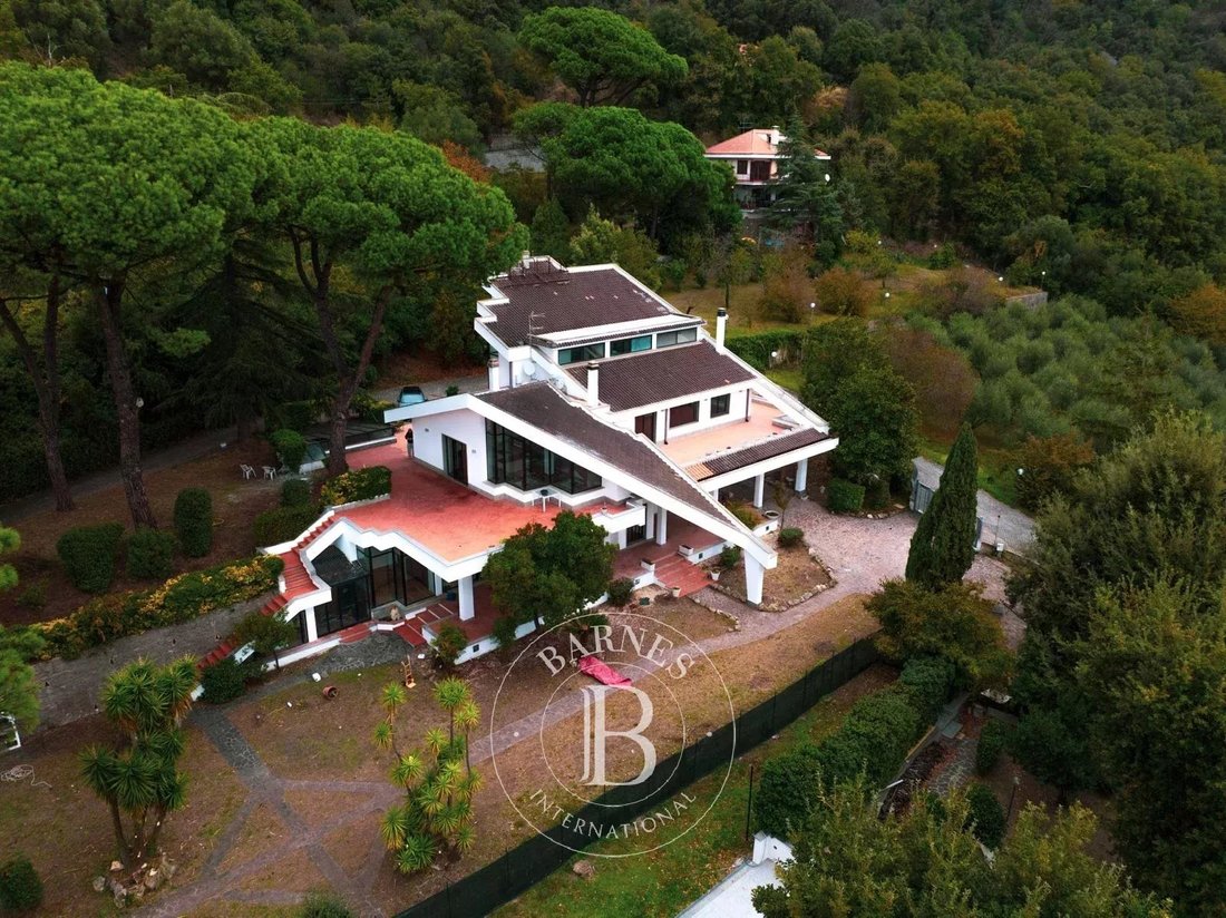 Castel Gandolfo – Exquisite Contemporary Lake En Castel Gandolfo, Lacio ...