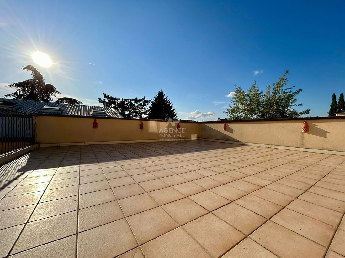 House In Poissy 5 Room(s) In Poissy, île De France, France For Sale ...