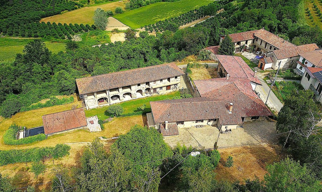 Cascinale / Farmhouse For Sale In Cessole In Cessole, Piedmont, Italy ...