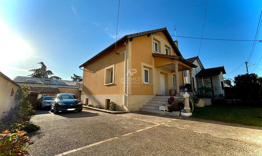 House In Poissy 5 Room(s) In Poissy, île De France, France For Sale ...