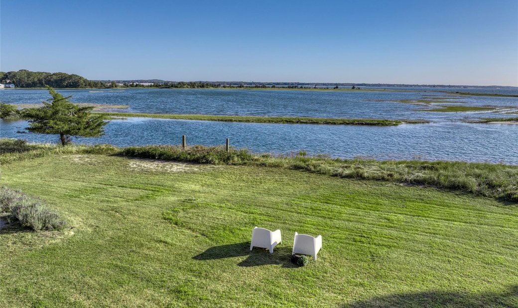 1455 Cedar Point Drive, Southold, Ny, In Southold, New York, United ...