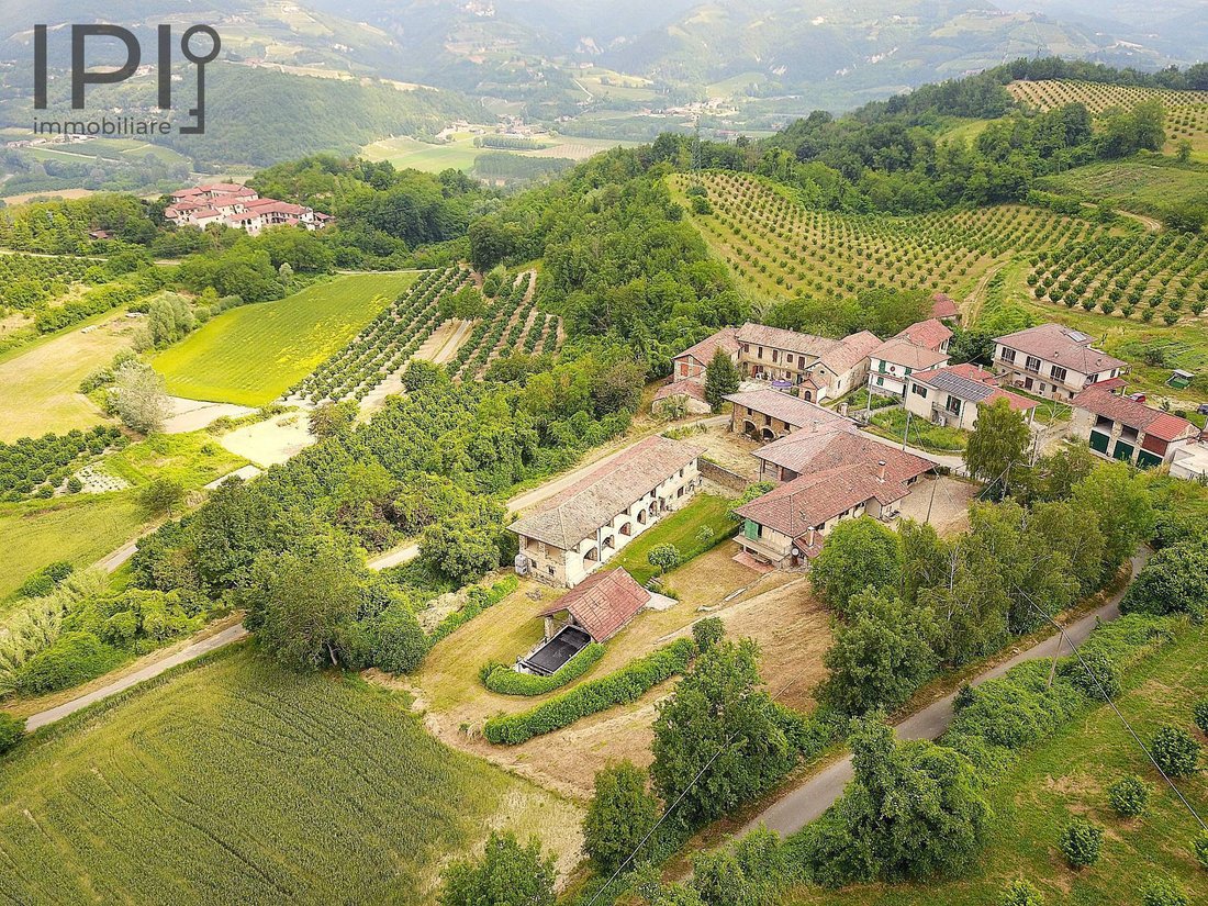 Cascinale / Farmhouse For Sale In Cessole In Cessole, Piedmont, Italy ...