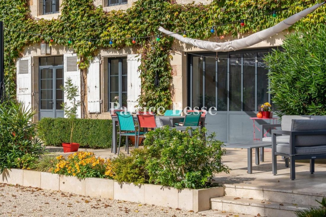 A Fully Renovated, 18th Century Manor In Poitiers, Nouvelle Aquitaine ...