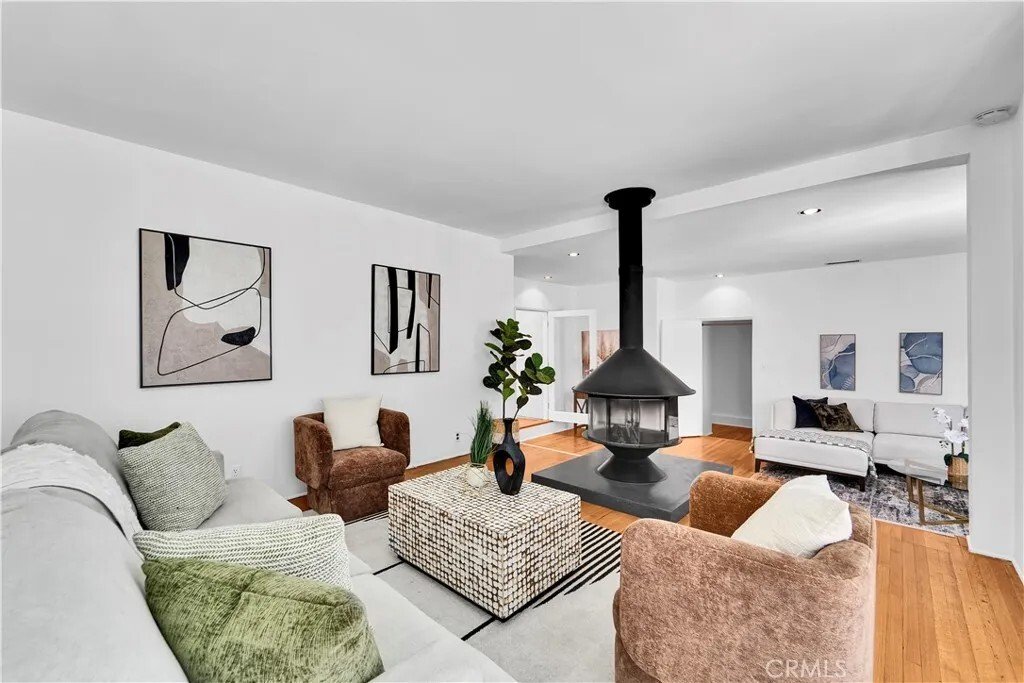 Single Family Residence In Sherman In Los Angeles, California, United ...