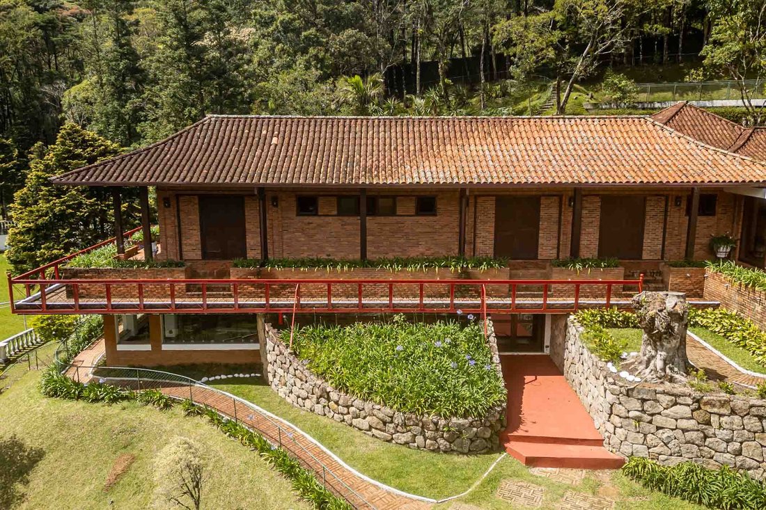 Residence With Forest Views En Teresópolis, Estado De Río De Janeiro ...