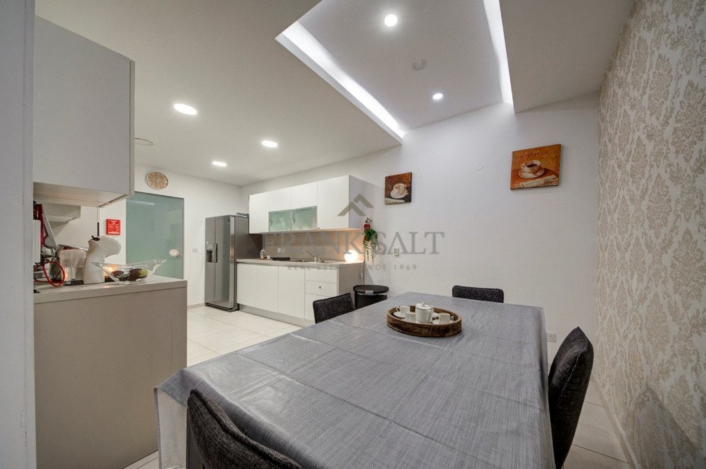 Fort Cambridge, Furnished Apartment In Sliema, Malta For Sale (16575232)