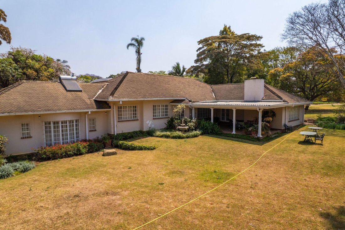 Zwei Hektar Auf Dem Kew Drive In Harare, Provinz Harare, Simbabwe Zu ...