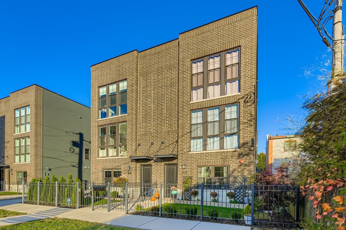 Townhouse In Chicago In Chicago, Illinois, United States For Sale ...