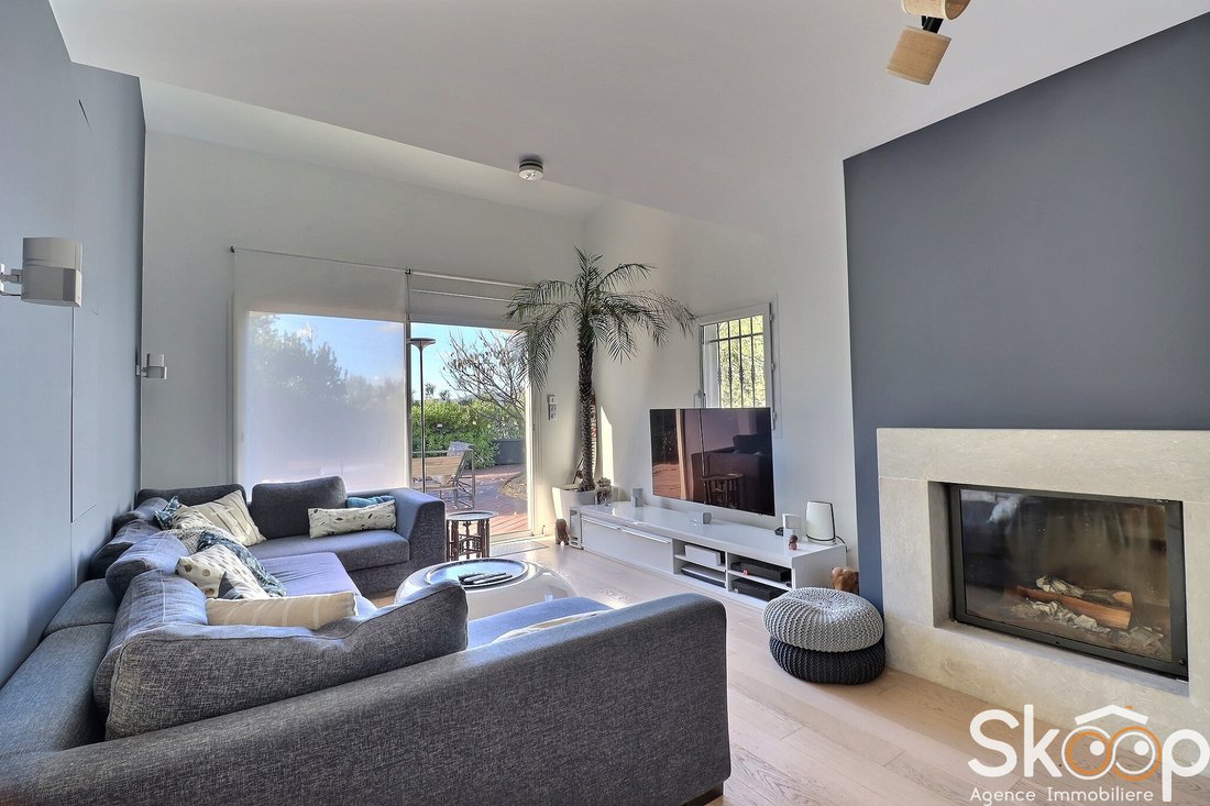 Co Exclusivity Sale Of 6 Room Villa With En Prades Le Lez, Occitania, Francia En Venta (16582338)