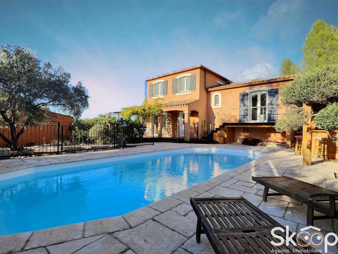 Co Exclusivity Sale Of 6 Room Villa With En Prades Le Lez, Occitania, Francia En Venta (16582338)