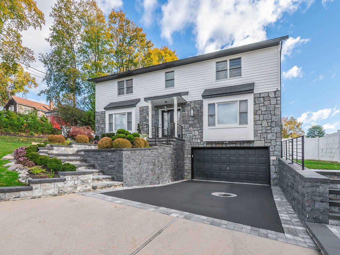 11 Maple Street, Glenwood Landing, En Roslyn Harbor, Nueva York, Estados Unidos En Venta (16583480)