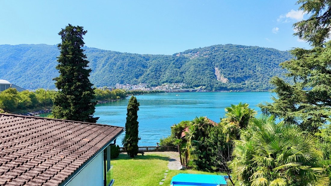 Lugano Lakefront Villa With Dock And Pool For In Bissone, Ticino ...
