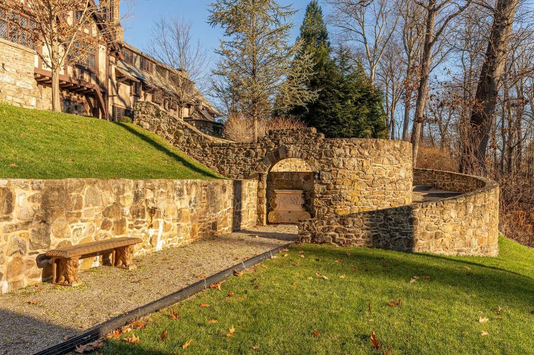 Exquisite Glynallyn Castle With In Morristown, New Jersey, United ...