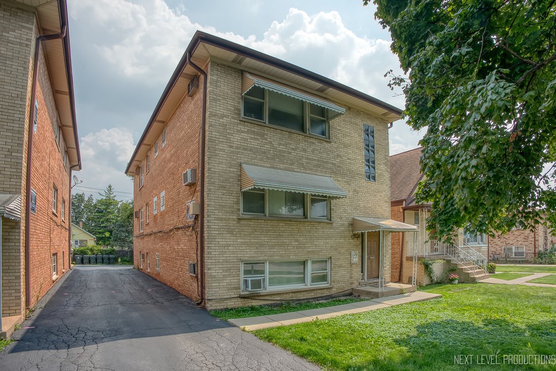 Famille Multiple à Melrose Park Dans Melrose Park, Illinois, états Unis ...