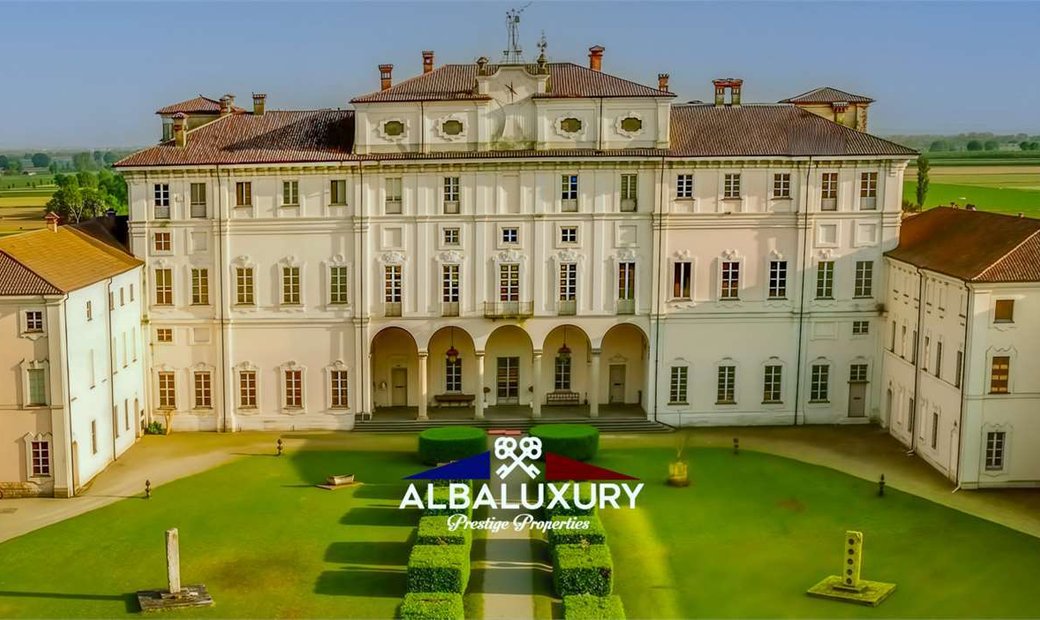 Prestigious Historic Villa With Park Near Milan Dans Orio Litta, Italy ...