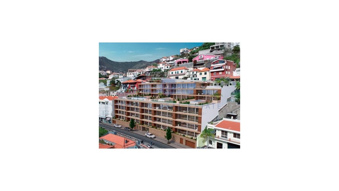 Excellent 2 Bedroom Apartment | Câmara De En Câmara De Lobos, Madeira ...