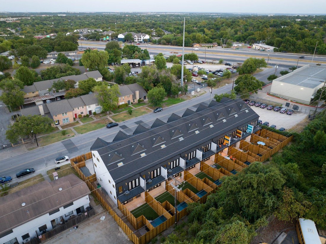 Townhouse In Austin In Austin, Tx, United States For Sale (16590729)